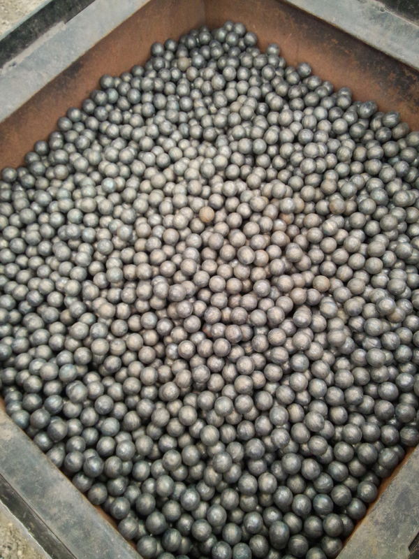 Dia 20 - 40mm Precision Steel Balls Hot Rolling Forged For Ball Mill